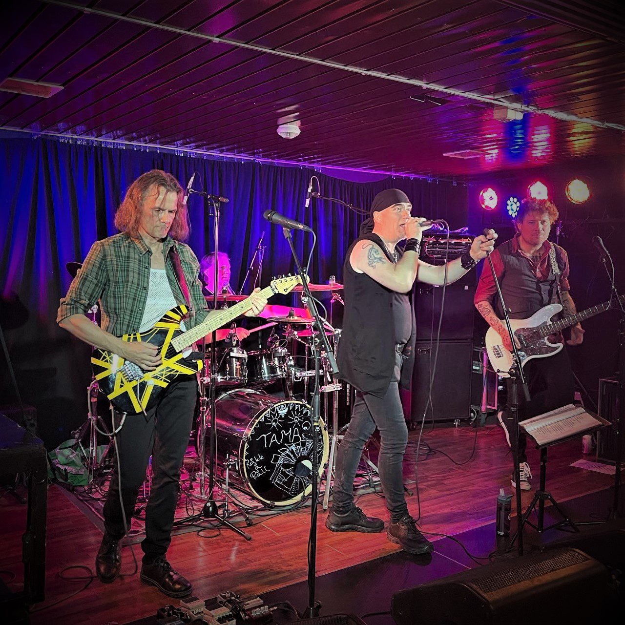 Full trøkk med AC/DC og Van Halen - Østhavet